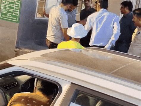 Officer Caught Fleeing With Bribe In Dewas