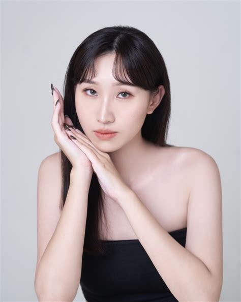 林姿妤女模特兒模特兒 伊林娛樂股份有限公司