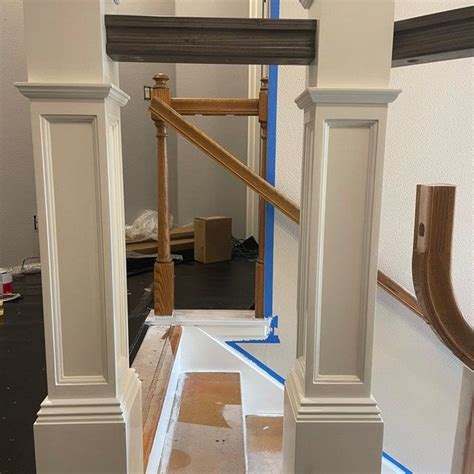 Poteaux Red Oak And Primed White Newel Poteaux Pour Escaliers Etsy Canada Oak Newel Post Post