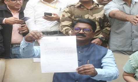 President Ramnath Kovind Accepts Sawants Resignation Hands Over