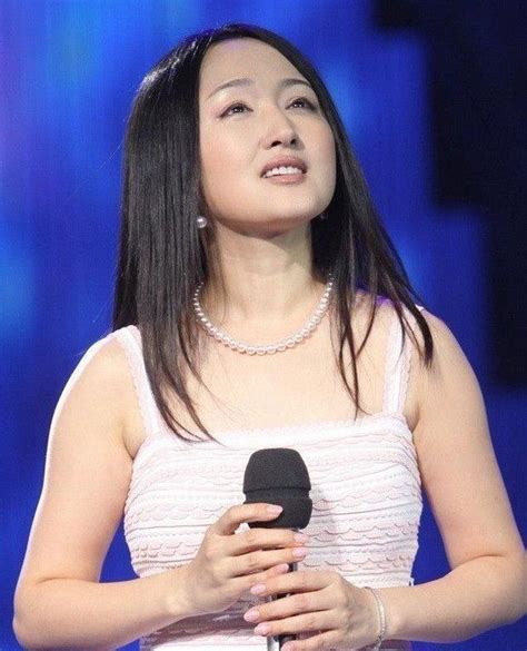 谁说50岁不能装嫩，杨玉莹自拍如少女，瞿颖大妈，曹颖秒变网红 每日头条