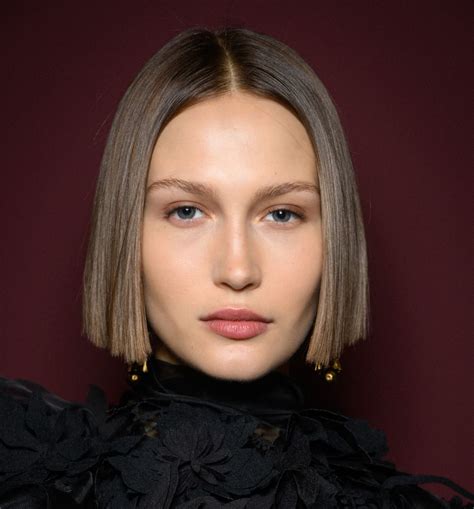 حيل مكياج صباحية تمنحك بشرة نضرة ومشرقة وهذه النصائح لا تفوتيها مجلة سيدتي