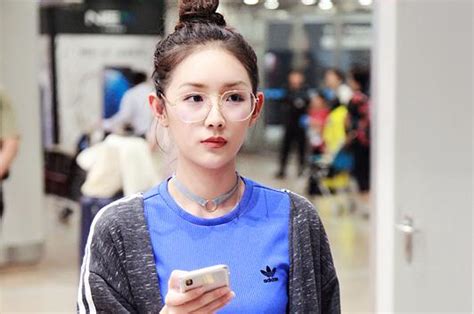 《喵喵！汪汪！有妖怪》杀青 李家慧现身首都国际机场