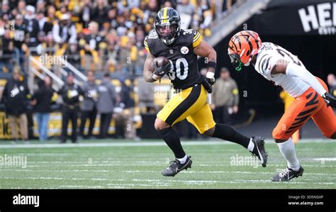 Nov 16 2025 Jaylen Warren 30 During The 2025 Steelers Vs Bengals
