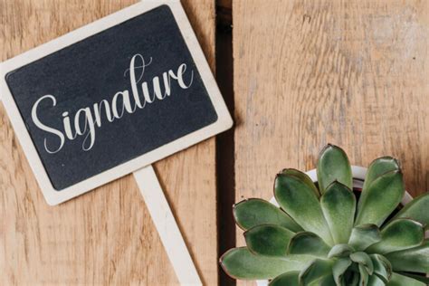 Getting Darker Font Download Free Font