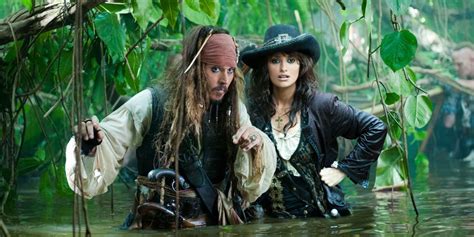 Penelope Cruz Defends Johnny Depp Brings In Pirates Of The Caribbean