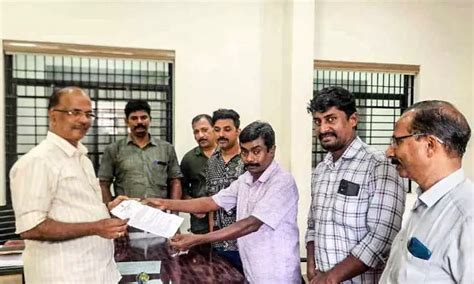 എ ട പ്പാ ൾ ടൗ ണി ലെ വ ൺ വേ സം വി ധാ ന ത്തി നെ തി രെ വ്യാ പാ രി ക