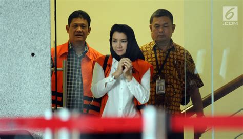 Foto Dugaan Tppu Rita Widyasari Jalani Pemeriksaan Perdana Foto