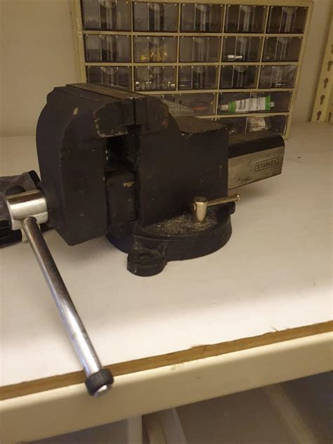 Stanley Vise 10cm 4 Hobbies And Toys Stationery And Craft Craft Supplies And Tools On Carousell