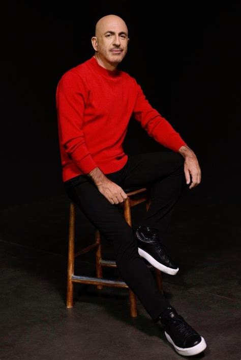 Serhat Hacıpaşalıoğlundan Sürpriz şarkı