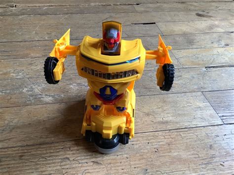 Transformer „speeding Deforme Car“ Yi Jun Toys Kaufen Auf Ricardo