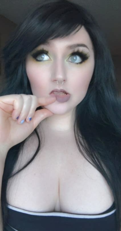 Adding To The Selfie Collection 🖤 Tumbex
