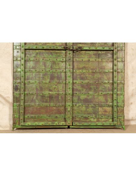 Armário Guarda Roupa De Madeira Com Portas Antigas