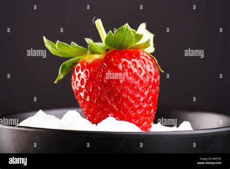 strawberry and cream Stock Photo - Alamy