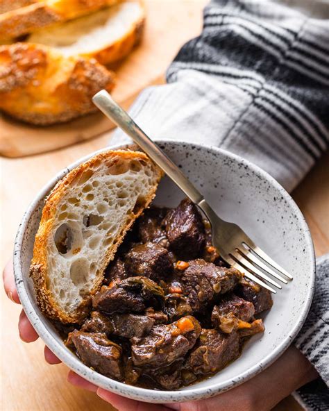 Italian Braised Beef With Gravy Over Roasted Potatoes Moran Xyling