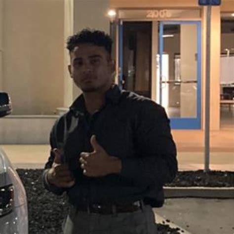 Daniel Limon Senior Sales Associate Carfam Used Car Dealership