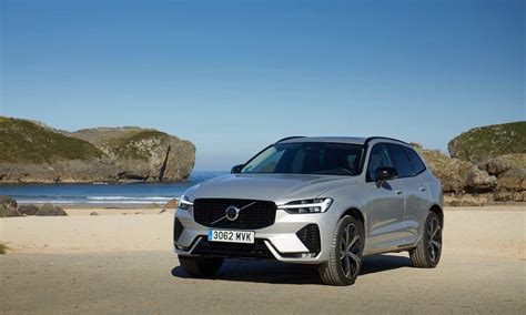 Volvo Xc60 B5 And Xc40 2025 Black Edition News And Prices