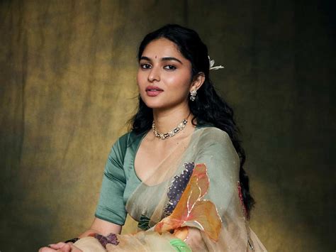 Kayadu Lohar అగ్రిమెంట్ కుదుర్చుకుంది