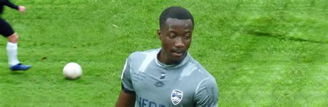 Elisha Owusu Footballeur International Ghanéen Scairbel