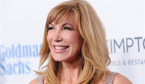 Leeza Gibbons Body Measurements Height Weight Bra Size Shoe Size