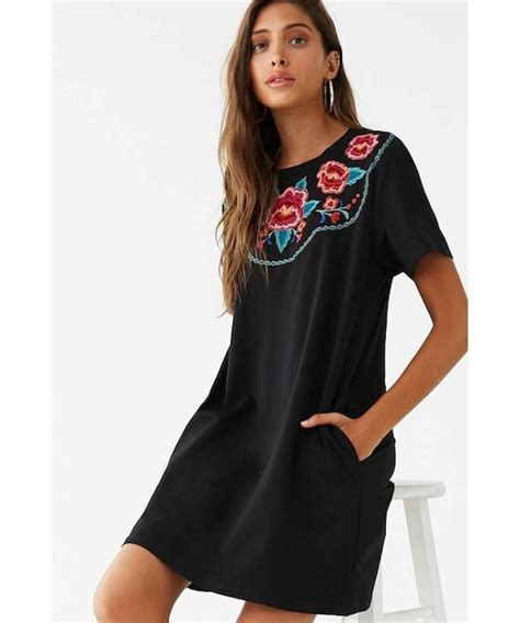 Forever 21（フォーエバー トゥエンティーワン）の「forever 21 Embroidered T Shirt Dress
