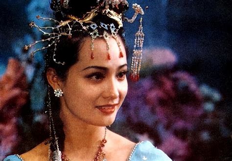 万圣公主”张青，当红之时下海经商，成为身价过亿的霸道女总裁 知乎