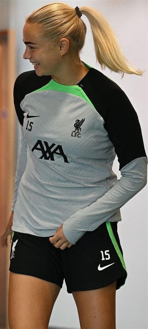 Sofie Lundgaard In 2024 Womens Football Female Athletes Liverpool Fc