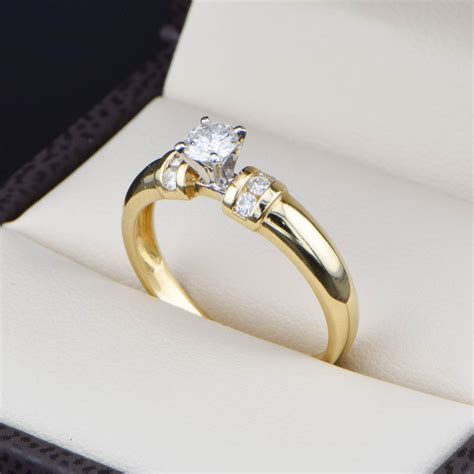 Anillo De Compromiso Oro Amarillo 14k Con Diamante Natural 038ct Corte