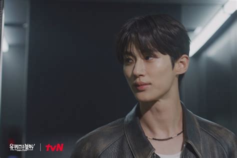더쿠 유퀴즈 × 변우석 추가 스틸컷 요즘 그냥 진짜 1위 변우석 자기님 모두가 과몰입max상태 김혜윤 배우와 당도max 케미 돋보이는 비하인드부터 도파민max 찐