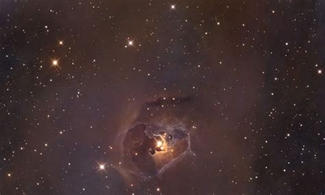 Universo Mágico V1025 Tauri Por Adam Block