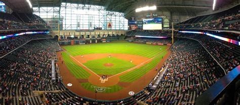 Game Getting Underway At Minute Maid Park Houston Tx Flickr