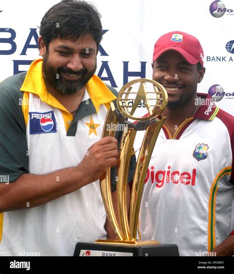 Pakistan Captain Inzamam Ul Haq Left And West Indies Skipper Brian
