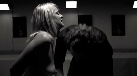 Nude Video Celebs Fenja Ruhl Nude Die Dunkle Kammer 2016