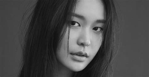 정유진 패션 화보 통해 새로운 매력 공개절제된 눈빛보이시한 매력