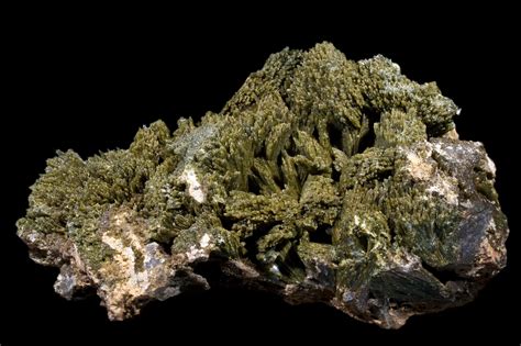 Epidote Properties