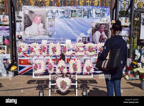 25 Todestag Von Diana Fotos Und Bildmaterial In Hoher Auflösung Alamy