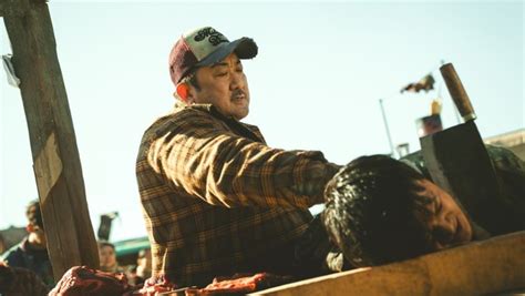 마동석 주연 황야 1위 싹쓸이평점과 출연진은