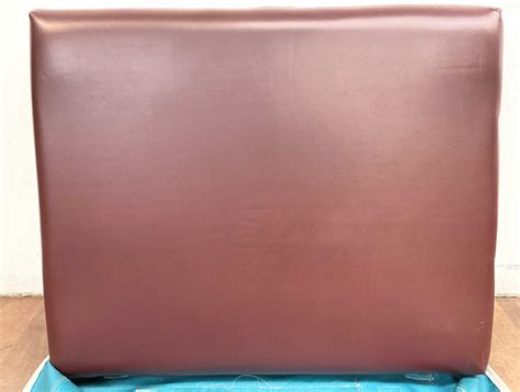Lot Pisces Production Massage Table