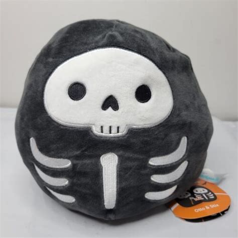 Squishmallow 8 Otto Stix Grim Reaper Skeleton Scythe Flip A Mallows