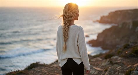 Best Hairstyles For Windy Days Wind Proof Your Look Hairstyle Try