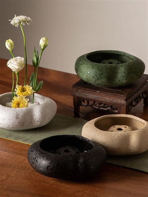 The Beauty Of Ikebana Vases A Guide To Japanese Pottery