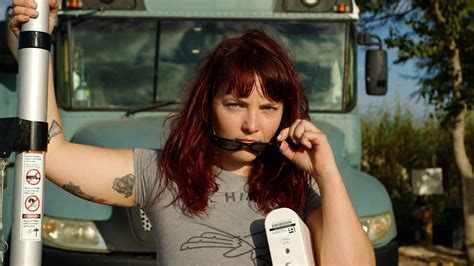 Alice Everdeen Makes 15000month Lives In School Bus