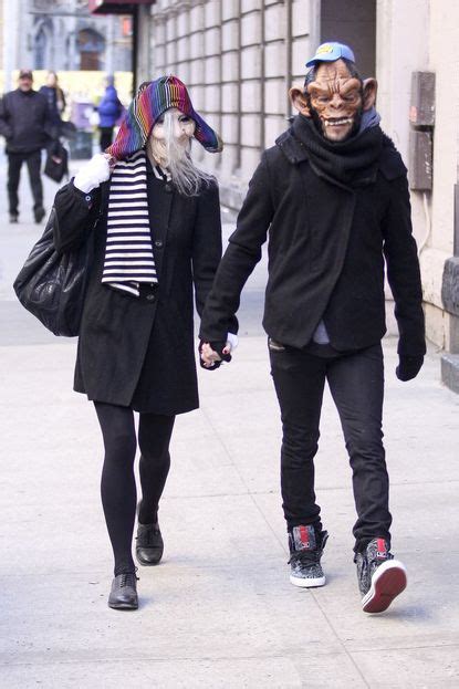 Celebrities In Disguise Celebrities Going Incognito In Public And Not
