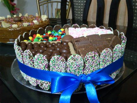 Candy Bar Cake Doña Pepa Para Mi Hermanito Cake Desserts Food