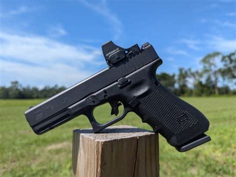 The Glock 17 The Gun That Started It All The Mag Life