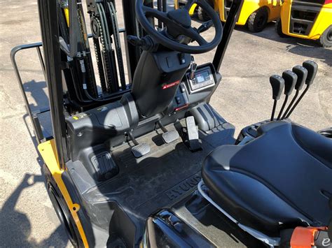 2023 Lp Gas Hyundai 30l 9a Pneumatic Tire 4 Wheel Sit Down