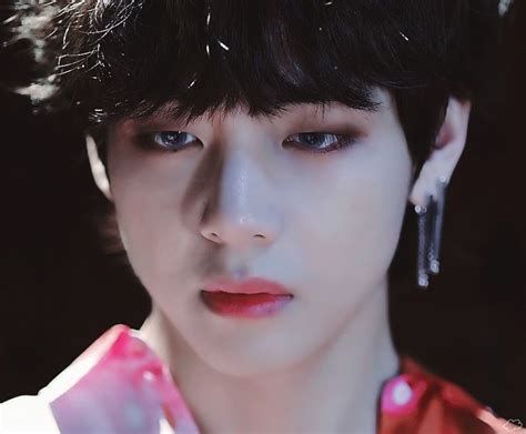 Bts 방탄소년단 Fake Love Official Mv V Hình  Nhóm Nhạc Bts