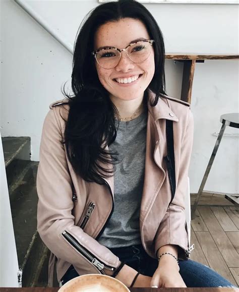 Glasses And Dimples Scrolller