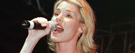 Who Wrote The Classic Nursery Rhyme Hey Diddle Diddle