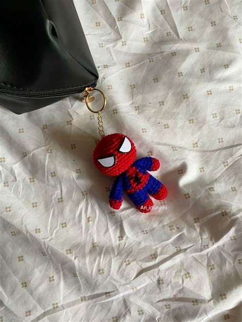 Llavero De Spiderman Anigurumi En Instagram Llaveros Crochet